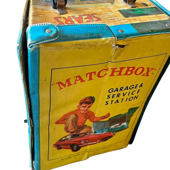 MATCHBOX | Toys | Vintage Matchbox Garage Service Station Case | Poshmark